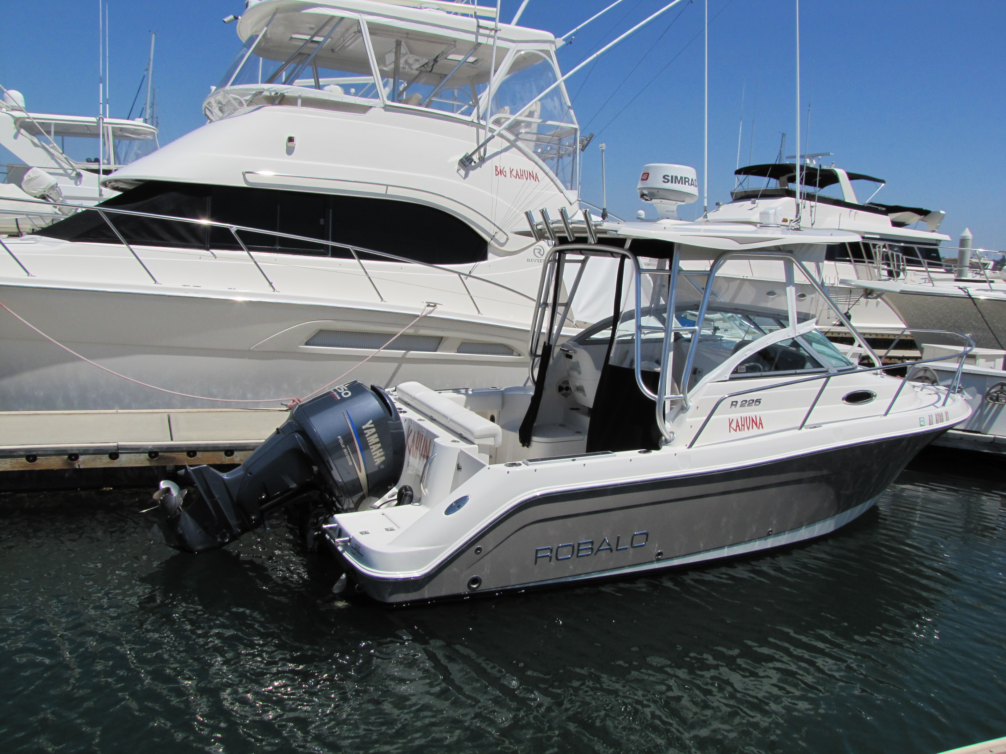 2008 Robalo R225 with Yamaha 250HP 4-stroke